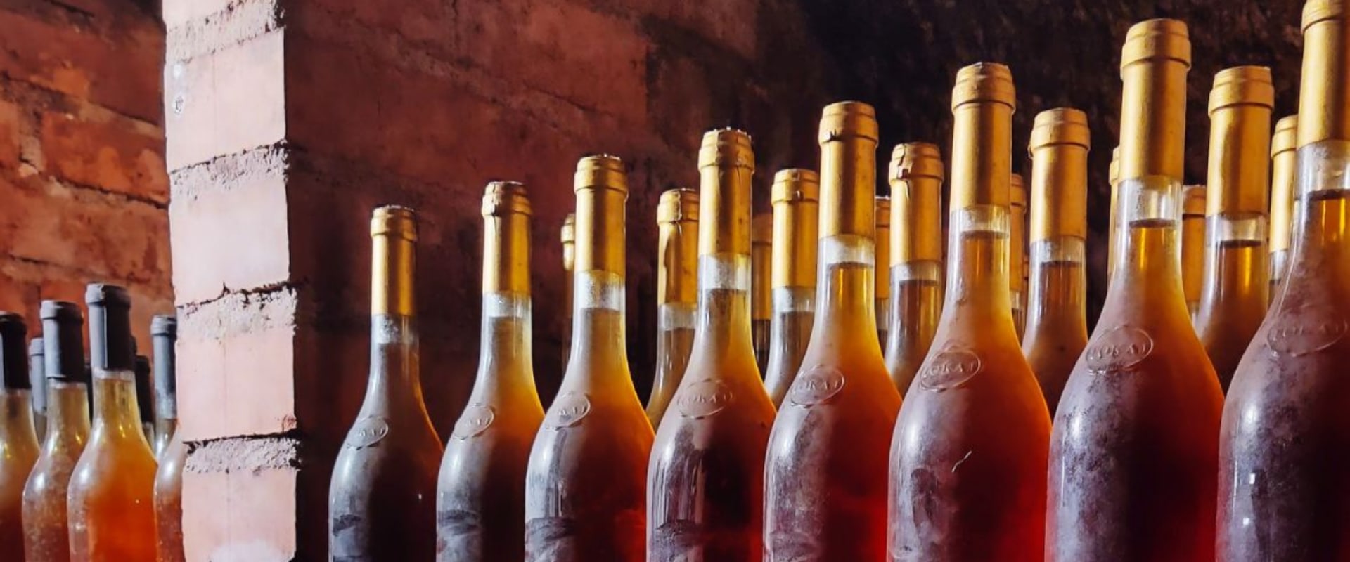 Is Muscat Wine Sweet? Understanding Its Natural Sugars, Regional Styles ...